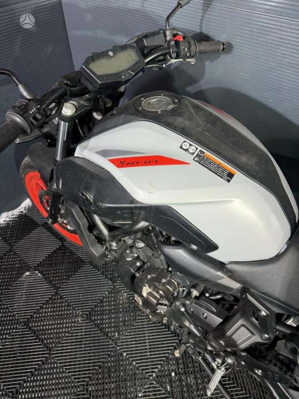Yamaha MT 07 2019 in Taurage, with an engine capacity of 0.70 L and mileage of 12 thousand km for 3750 €, photo 7 on AUTOMOTO.COM.LV