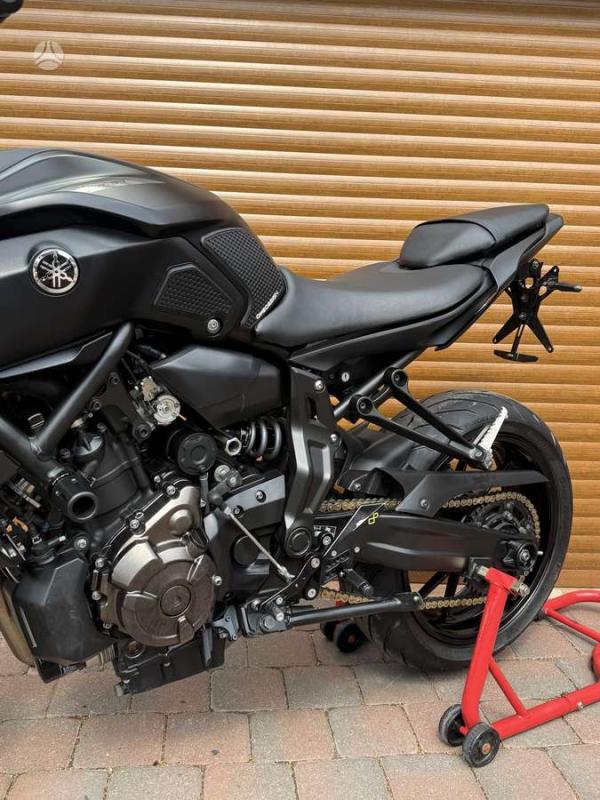 Yamaha MT 07 2019 in Lazdijai, with an engine capacity of 0.70 L and mileage of 22 thousand km for 5250 €, photo 6 on AUTOMOTO.COM.LV