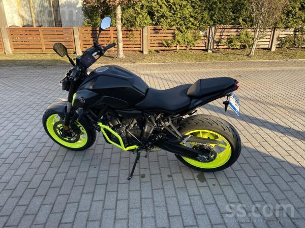 Yamaha MT 07 2023 in Riga, with an engine capacity of 0.69 L and mileage of 0 thousand km for 7200 €, photo 3 on AUTOMOTO.COM.LV