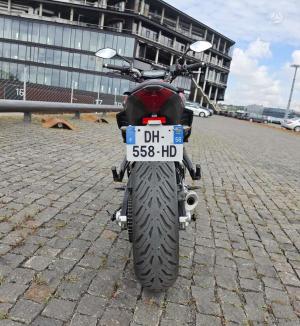 Red Yamaha MT 07 2014 in Kaunas, with an engine capacity of 0.00 L and mileage of 39 thousand km for 4150 €, photo 6 on AUTOMOTO.COM.LV