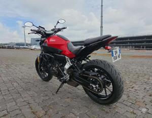 Red Yamaha MT 07 2014 in Kaunas, with an engine capacity of 0.00 L and mileage of 39 thousand km for 4150 €, photo 7 on AUTOMOTO.COM.LV