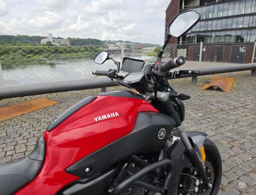 Red Yamaha MT 07 2014 in Kaunas, with an engine capacity of 0.00 L and mileage of 39 thousand km for 4150 €, photo 14 on AUTOMOTO.COM.LV