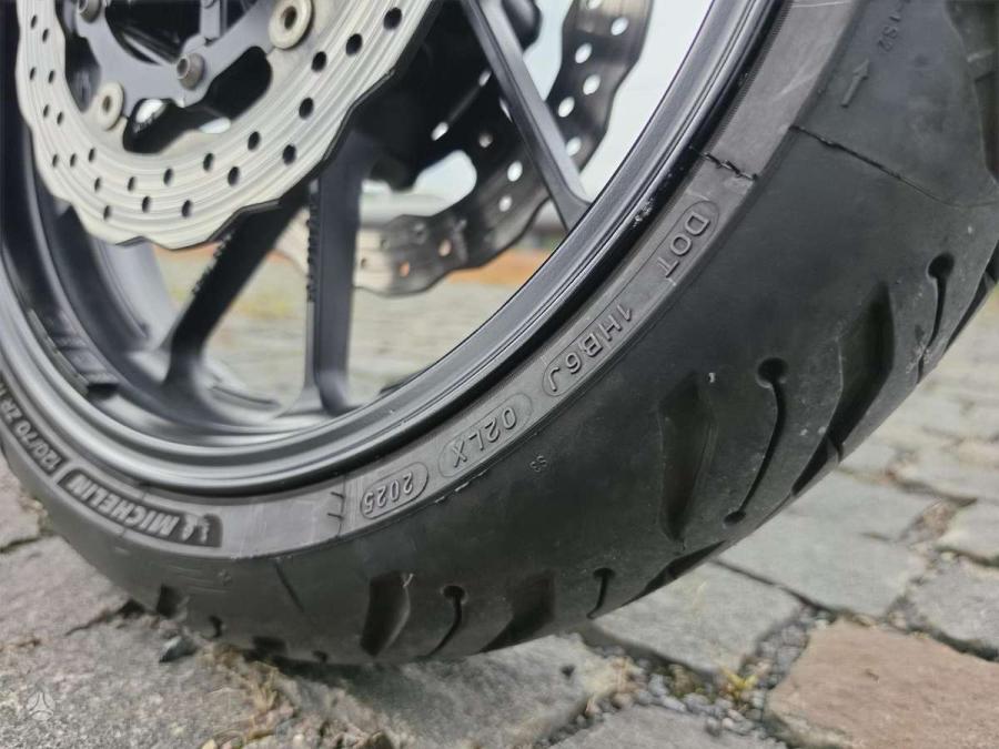 Red Yamaha MT 07 2014 in Kaunas, with an engine capacity of 0.00 L and mileage of 39 thousand km for 4150 €, photo 17 on AUTOMOTO.COM.LV