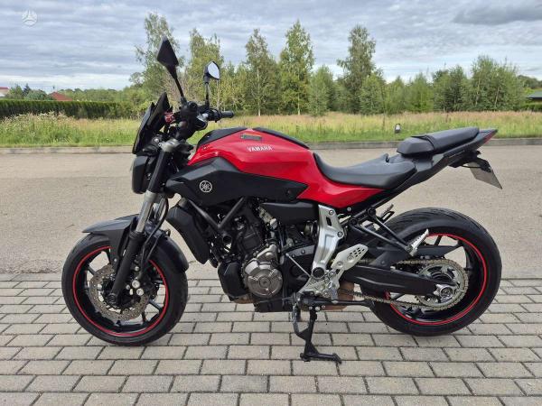 Red Yamaha MT 07 2014 in Kelme, with an engine capacity of 0.70 L and mileage of 36 thousand km for 3800 €, photo 6 on AUTOMOTO.COM.LV