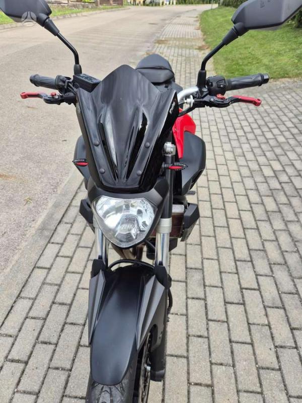 Red Yamaha MT 07 2014 in Kelme, with an engine capacity of 0.70 L and mileage of 36 thousand km for 3800 €, photo 10 on AUTOMOTO.COM.LV