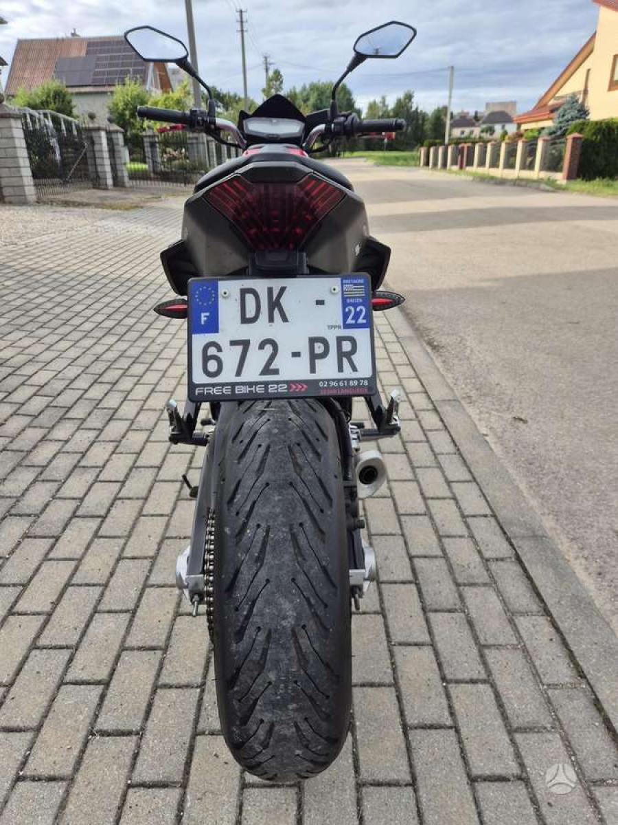 Red Yamaha MT 07 2014 in Kelme, with an engine capacity of 0.70 L and mileage of 36 thousand km for 3800 €, photo 11 on AUTOMOTO.COM.LV
