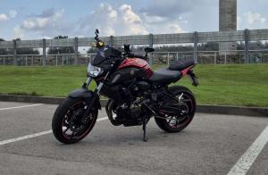 Sarkans Yamaha MT 07 2018 Kazlų Rūda, ar dzinēja tilpumu 0.69 L un nobraukumu 18 tūkst. km par 5000 €, foto  vietnē AUTOMOTO.COM.LV