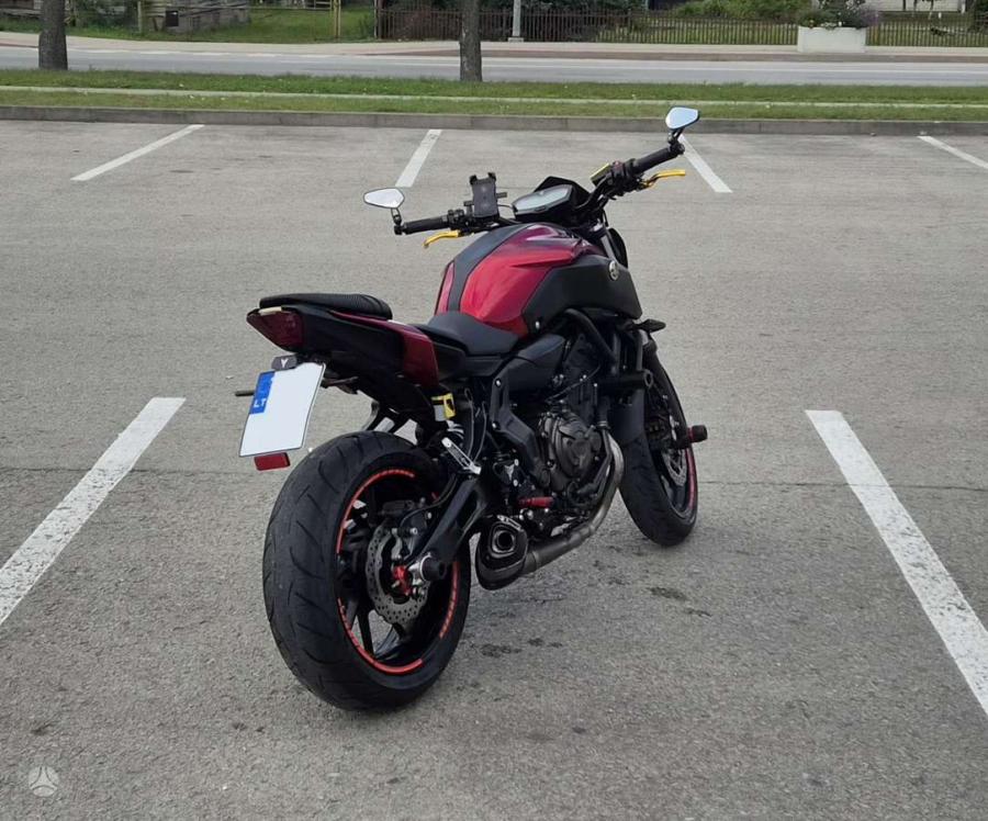 Sarkans Yamaha MT 07 2018 Kazlų Rūda, ar dzinēja tilpumu 0.69 L un nobraukumu 18 tūkst. km par 5000 €, foto 6 vietnē AUTOMOTO.COM.LV
