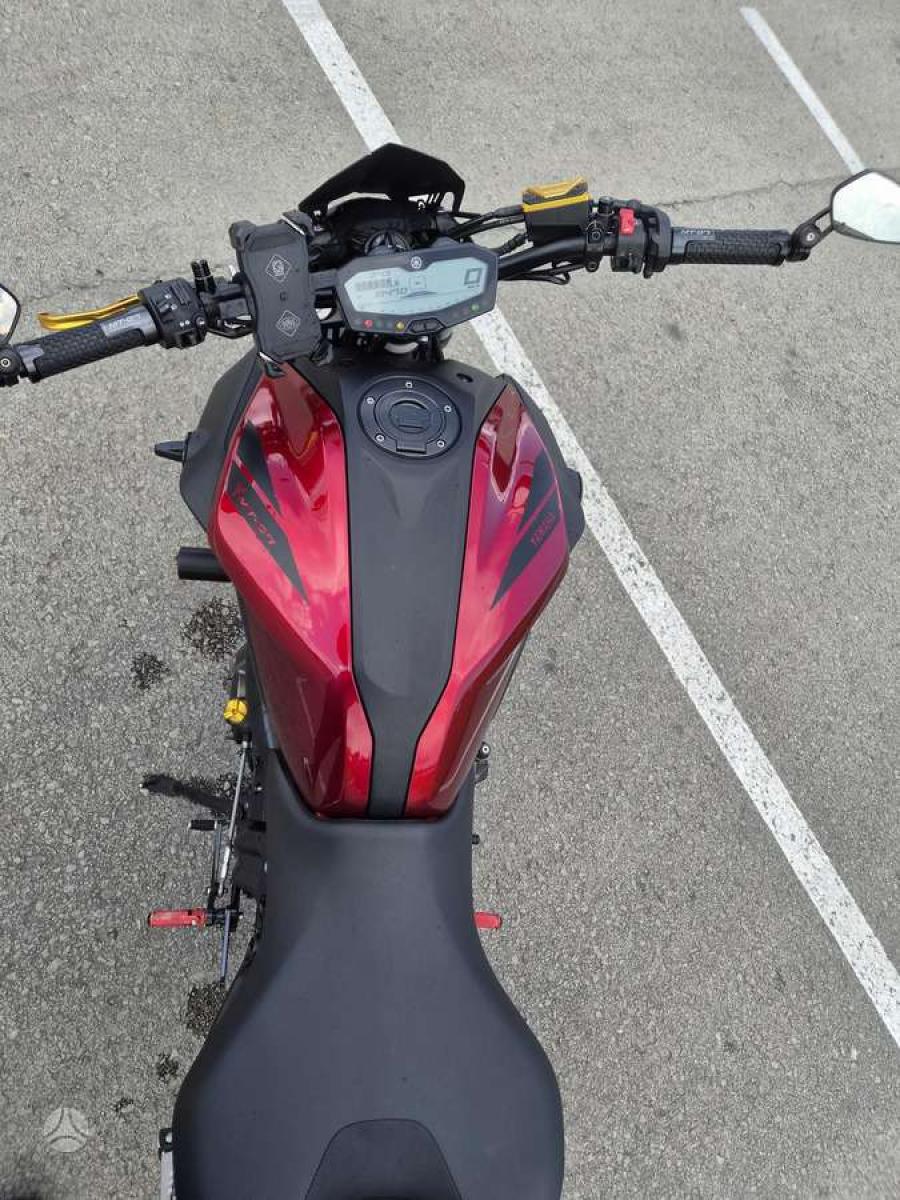 Sarkans Yamaha MT 07 2018 Kazlų Rūda, ar dzinēja tilpumu 0.69 L un nobraukumu 18 tūkst. km par 5000 €, foto 10 vietnē AUTOMOTO.COM.LV