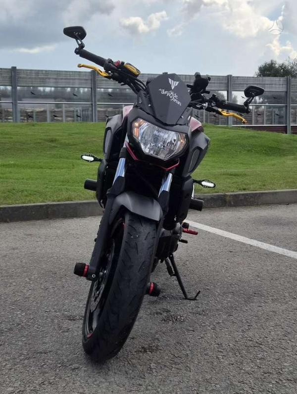 Red Yamaha MT 07 2018 in Kazlu Ruda, with an engine capacity of 0.69 L and mileage of 18 thousand km for 5000 €, photo 10 on AUTOMOTO.COM.LV