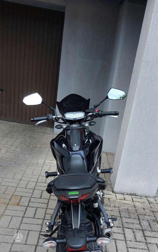 Violet Yamaha MT 07 2014 in Vilnius, with an engine capacity of 0.69 L and mileage of 17 thousand km for 4600 €, photo 6 on AUTOMOTO.COM.LV