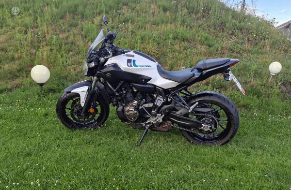 Balts Yamaha MT 07 2017 Šilutė, ar dzinēja tilpumu 0.70 L un nobraukumu 54 tūkst. km par 4000 €, foto 1 vietnē AUTOMOTO.COM.LV