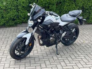 White Yamaha MT 07 2017 in Jonava, with an engine capacity of 0.69 L and mileage of 21 thousand km for 4200 €, photo 3 on AUTOMOTO.COM.LV