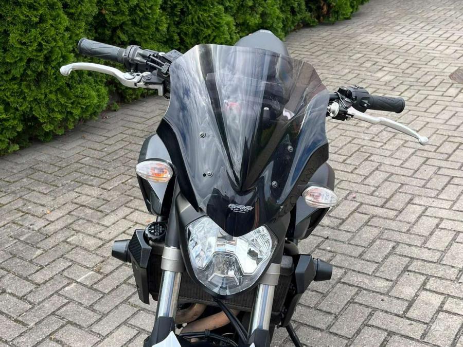 White Yamaha MT 07 2017 in Jonava, with an engine capacity of 0.69 L and mileage of 21 thousand km for 4200 €, photo 5 on AUTOMOTO.COM.LV
