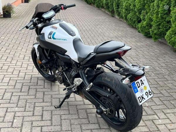 White Yamaha MT 07 2017 in Jonava, with an engine capacity of 0.69 L and mileage of 21 thousand km for 4200 €, photo 7 on AUTOMOTO.COM.LV