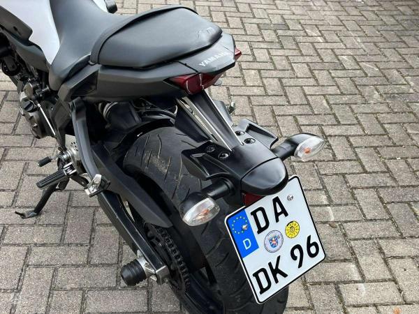 White Yamaha MT 07 2017 in Jonava, with an engine capacity of 0.69 L and mileage of 21 thousand km for 4200 €, photo 8 on AUTOMOTO.COM.LV