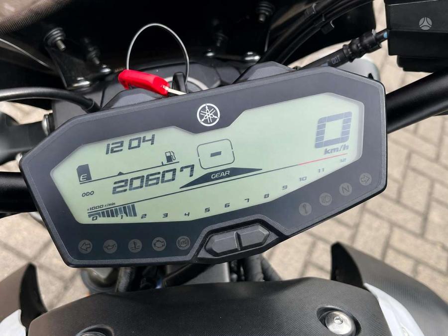 White Yamaha MT 07 2017 in Jonava, with an engine capacity of 0.69 L and mileage of 21 thousand km for 4200 €, photo 12 on AUTOMOTO.COM.LV