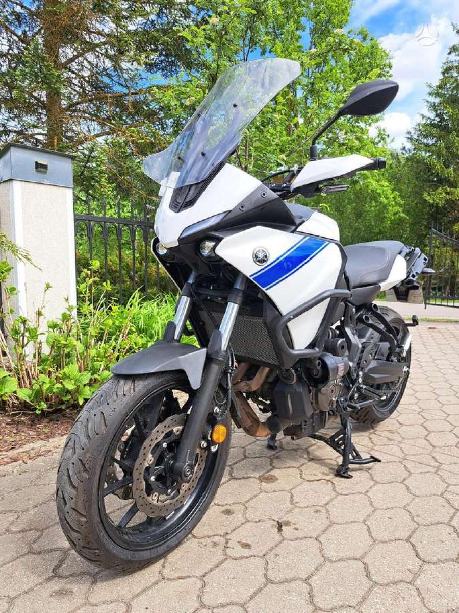 White Yamaha MT 07 2021 in Pasvalys, with an engine capacity of 0.70 L and mileage of 2 thousand km for 5950 €, photo 4 on AUTOMOTO.COM.LV