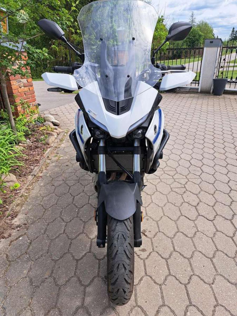 White Yamaha MT 07 2021 in Pasvalys, with an engine capacity of 0.70 L and mileage of 2 thousand km for 5950 €, photo 5 on AUTOMOTO.COM.LV