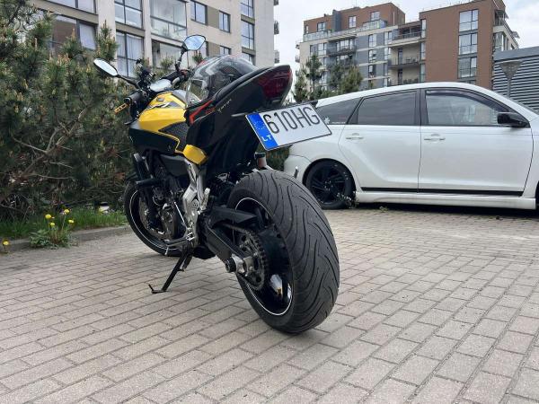 Dzeltens Yamaha MT 07 2015 Viļņa, ar dzinēja tilpumu 0.69 L un nobraukumu 14 tūkst. km par 4400 €, foto 2 vietnē AUTOMOTO.COM.LV