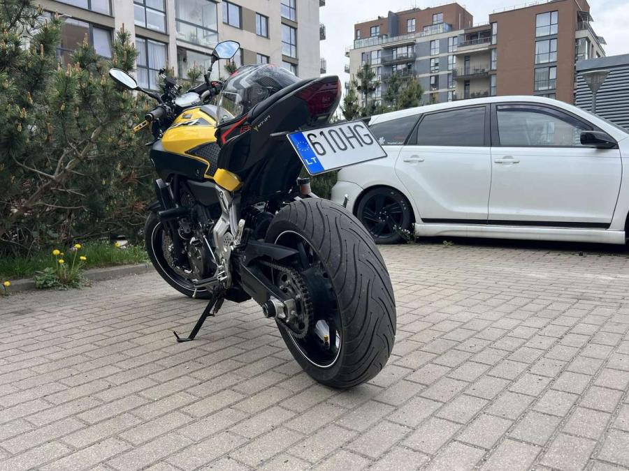 Dzeltens Yamaha MT 07 2015 Viļņa, ar dzinēja tilpumu 0.69 L un nobraukumu 14 tūkst. km par 4400 €, foto 3 vietnē AUTOMOTO.COM.LV