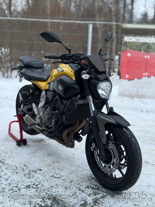 Yellow Yamaha MT 07 2016 in Parnu, with an engine capacity of 0.70 L and mileage of 39 thousand km for 4890 €, photo 4 on AUTOMOTO.COM.LV