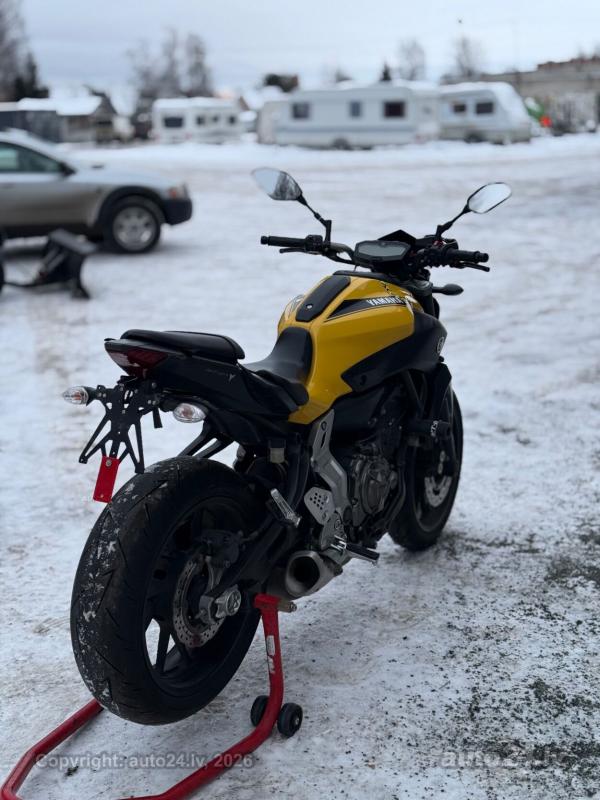 Yellow Yamaha MT 07 2016 in Parnu, with an engine capacity of 0.70 L and mileage of 39 thousand km for 4890 €, photo 8 on AUTOMOTO.COM.LV