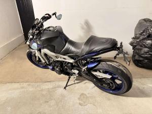 Black Yamaha MT 09 2014 in Vilnius, with an engine capacity of 0.90 L and mileage of 33 thousand km for 4299 €, photo 2 on AUTOMOTO.COM.LV