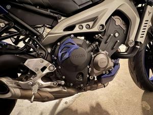 Black Yamaha MT 09 2014 in Vilnius, with an engine capacity of 0.90 L and mileage of 33 thousand km for 4299 €, photo 6 on AUTOMOTO.COM.LV