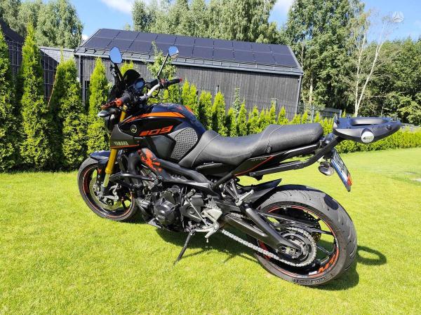 Black Yamaha MT 09 2018 in Vilnius, with an engine capacity of 0.85 L and mileage of 28 thousand km for 5500 €, photo 2 on AUTOMOTO.COM.LV