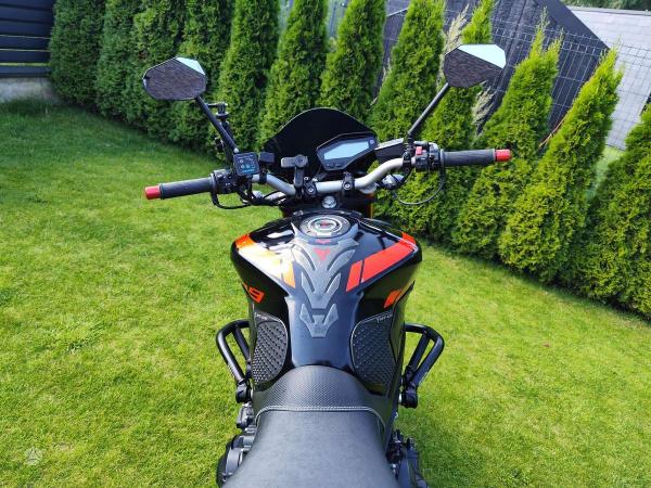 Black Yamaha MT 09 2018 in Vilnius, with an engine capacity of 0.85 L and mileage of 28 thousand km for 5500 €, photo 5 on AUTOMOTO.COM.LV