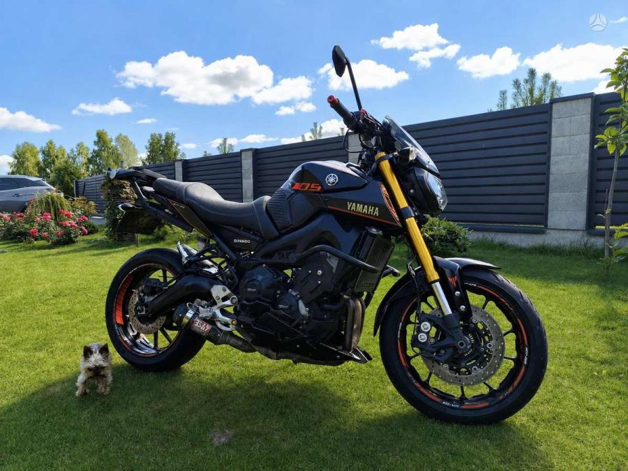 Black Yamaha MT 09 2018 in Vilnius, with an engine capacity of 0.85 L and mileage of 28 thousand km for 5500 €, photo 8 on AUTOMOTO.COM.LV