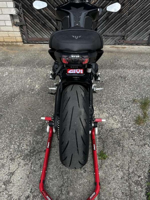 Black Yamaha MT 09 2020 in Panevezys, with an engine capacity of 0.00 L and mileage of 19 thousand km for 6500 €, photo 11 on AUTOMOTO.COM.LV