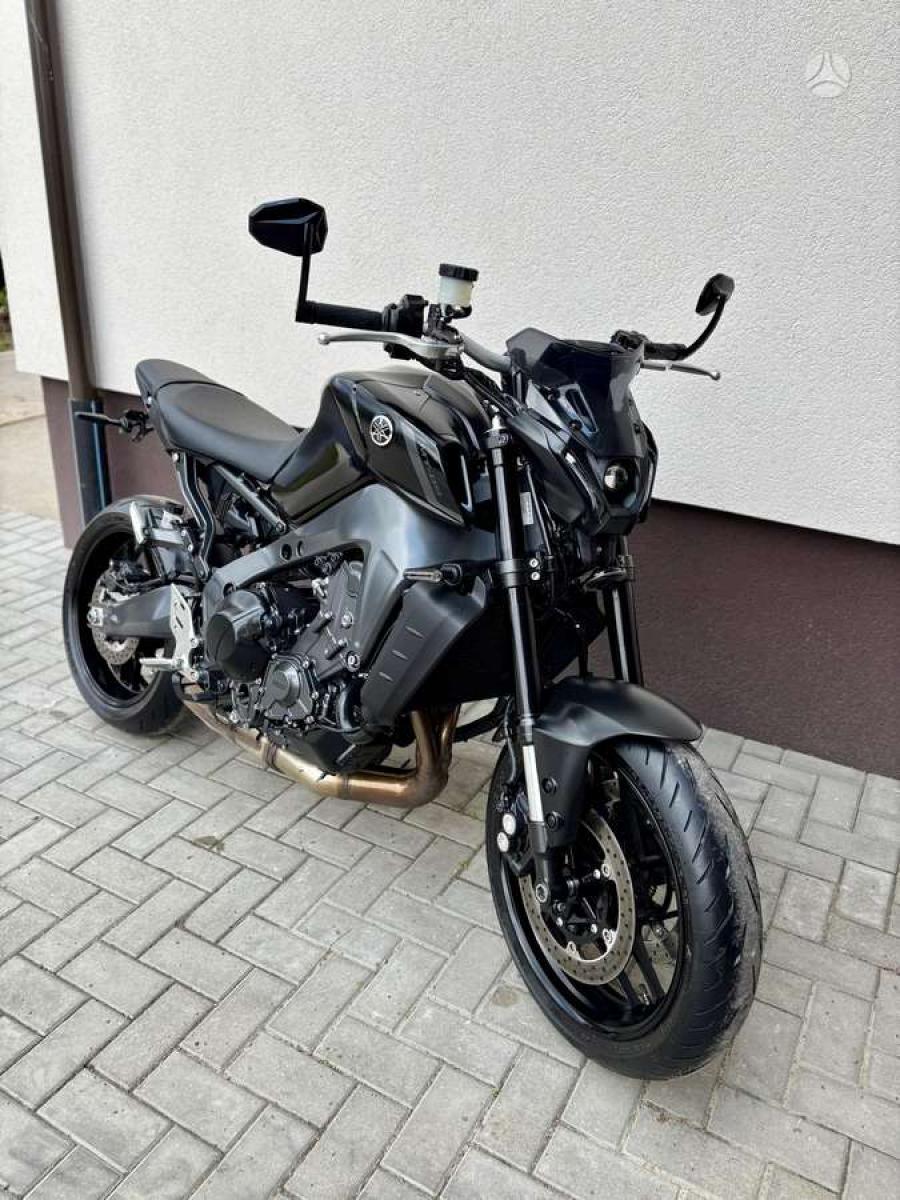 Melns Yamaha MT 09 2021 Kauņa, ar dzinēja tilpumu 0.90 L un nobraukumu 6 tūkst. km par 6600 €, foto 1 vietnē AUTOMOTO.COM.LV