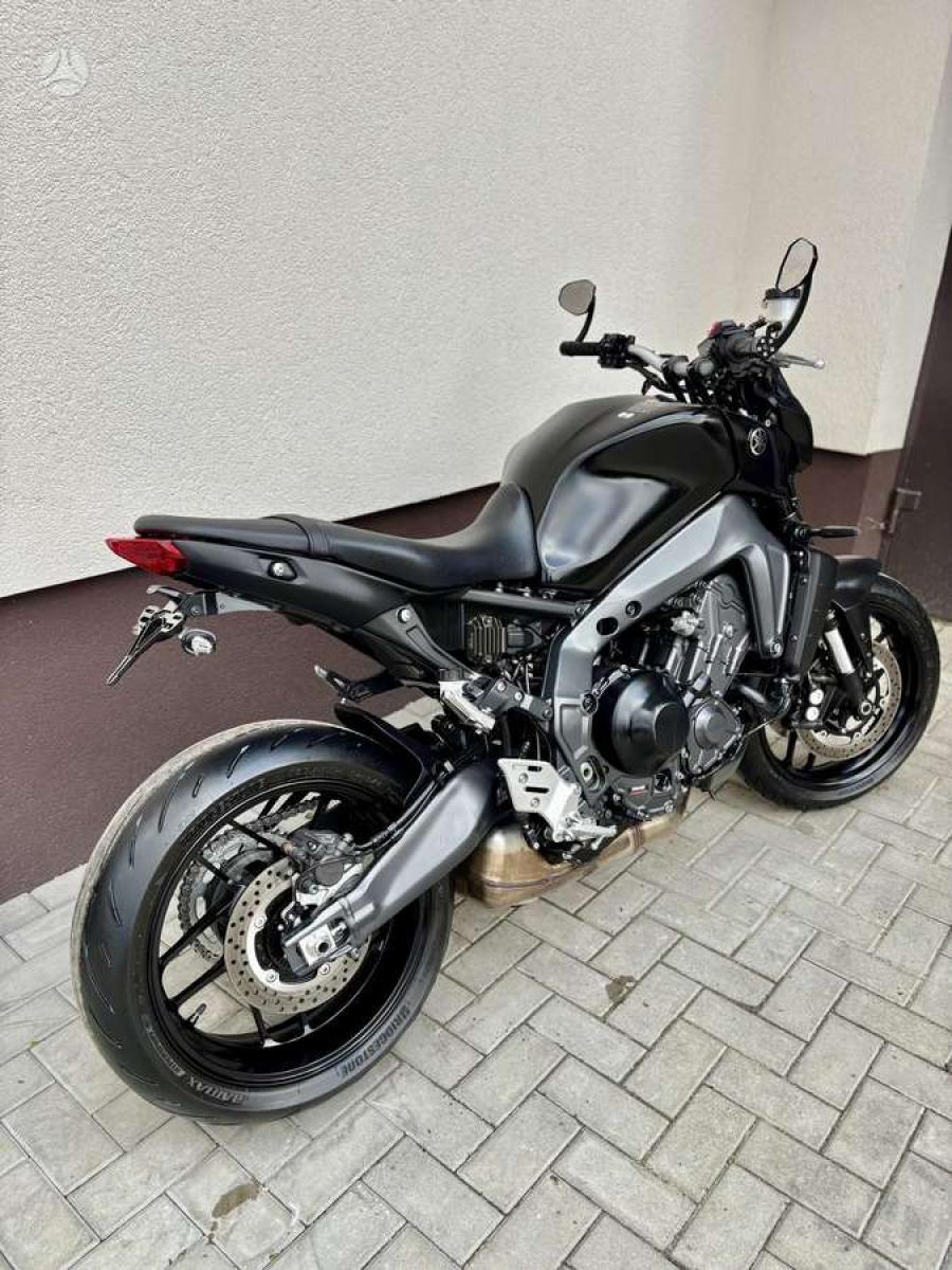 Melns Yamaha MT 09 2021 Kauņa, ar dzinēja tilpumu 0.90 L un nobraukumu 6 tūkst. km par 6600 €, foto 3 vietnē AUTOMOTO.COM.LV
