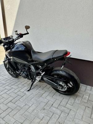 Melns Yamaha MT 09 2021 Kauņa, ar dzinēja tilpumu 0.90 L un nobraukumu 6 tūkst. km par 6600 €, foto 4 vietnē AUTOMOTO.COM.LV