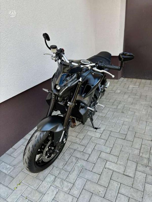 Black Yamaha MT 09 2021 in Kaunas, with an engine capacity of 0.90 L and mileage of 6 thousand km for 6600 €, photo 5 on AUTOMOTO.COM.LV