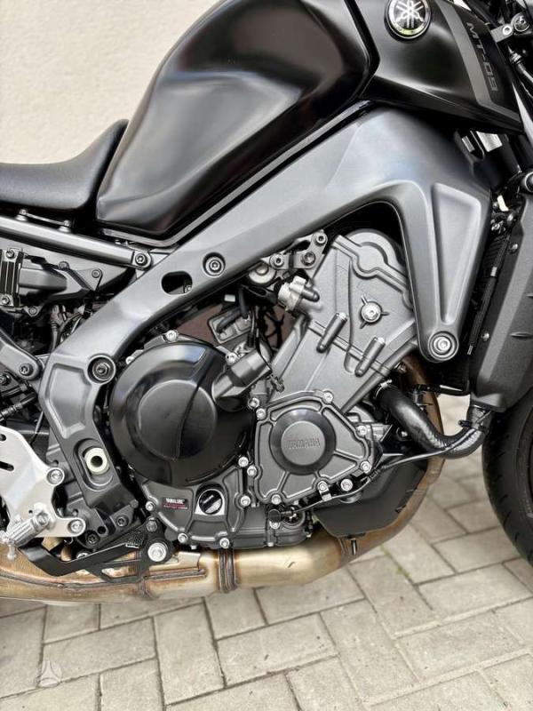 Black Yamaha MT 09 2021 in Kaunas, with an engine capacity of 0.90 L and mileage of 6 thousand km for 6600 €, photo 8 on AUTOMOTO.COM.LV