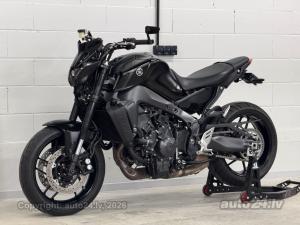 Black Yamaha MT 09 2023 in Tallinn, with an engine capacity of 0.89 L and mileage of 13 thousand km for 8790 €, photo 5 on AUTOMOTO.COM.LV