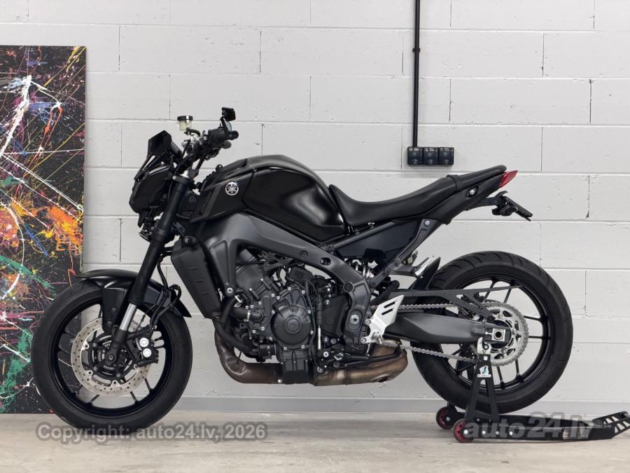 Black Yamaha MT 09 2023 in Tallinn, with an engine capacity of 0.89 L and mileage of 13 thousand km for 8790 €, photo 6 on AUTOMOTO.COM.LV