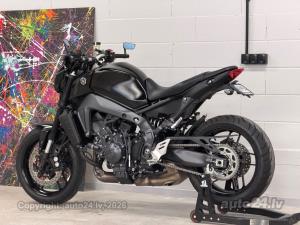 Black Yamaha MT 09 2023 in Tallinn, with an engine capacity of 0.89 L and mileage of 13 thousand km for 8790 €, photo 7 on AUTOMOTO.COM.LV
