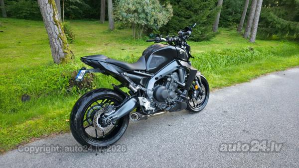 Black Yamaha MT 09 2023 in Parnu, with an engine capacity of 0.89 L and mileage of 3 thousand km for 10500 €, photo 3 on AUTOMOTO.COM.LV