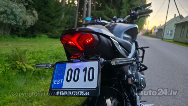 Black Yamaha MT 09 2023 in Parnu, with an engine capacity of 0.89 L and mileage of 3 thousand km for 10500 €, photo 6 on AUTOMOTO.COM.LV