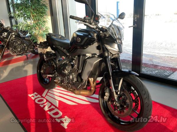 Black Yamaha MT 09 2024 in Tallinn, with an engine capacity of 0.89 L and mileage of 19 thousand km for 8490 €, photo 4 on AUTOMOTO.COM.LV