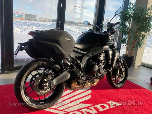 Melns Yamaha MT 09 2024 Tallina, ar dzinēja tilpumu 0.89 L un nobraukumu 19 tūkst. km par 8490 €, foto 11 vietnē AUTOMOTO.COM.LV
