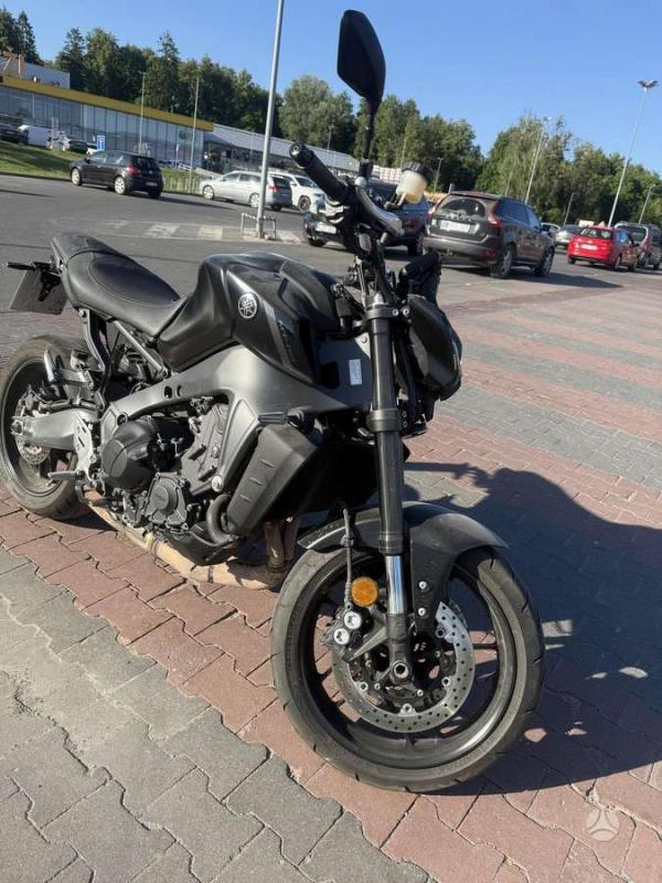 Melns Yamaha MT 09 2024 Viļņa, ar dzinēja tilpumu 0.89 L un nobraukumu 15 tūkst. km par 7900 €, foto 6 vietnē AUTOMOTO.COM.LV