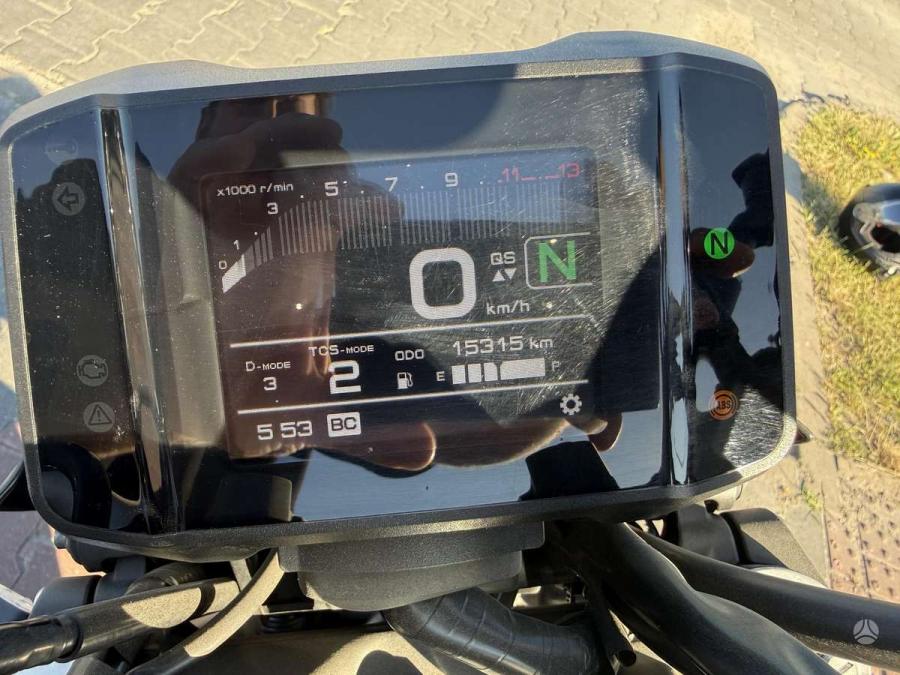 Black Yamaha MT 09 2024 in Vilnius, with an engine capacity of 0.89 L and mileage of 15 thousand km for 7900 €, photo 8 on AUTOMOTO.COM.LV
