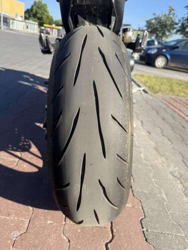 Melns Yamaha MT 09 2024 Viļņa, ar dzinēja tilpumu 0.89 L un nobraukumu 15 tūkst. km par 7900 €, foto 8 vietnē AUTOMOTO.COM.LV