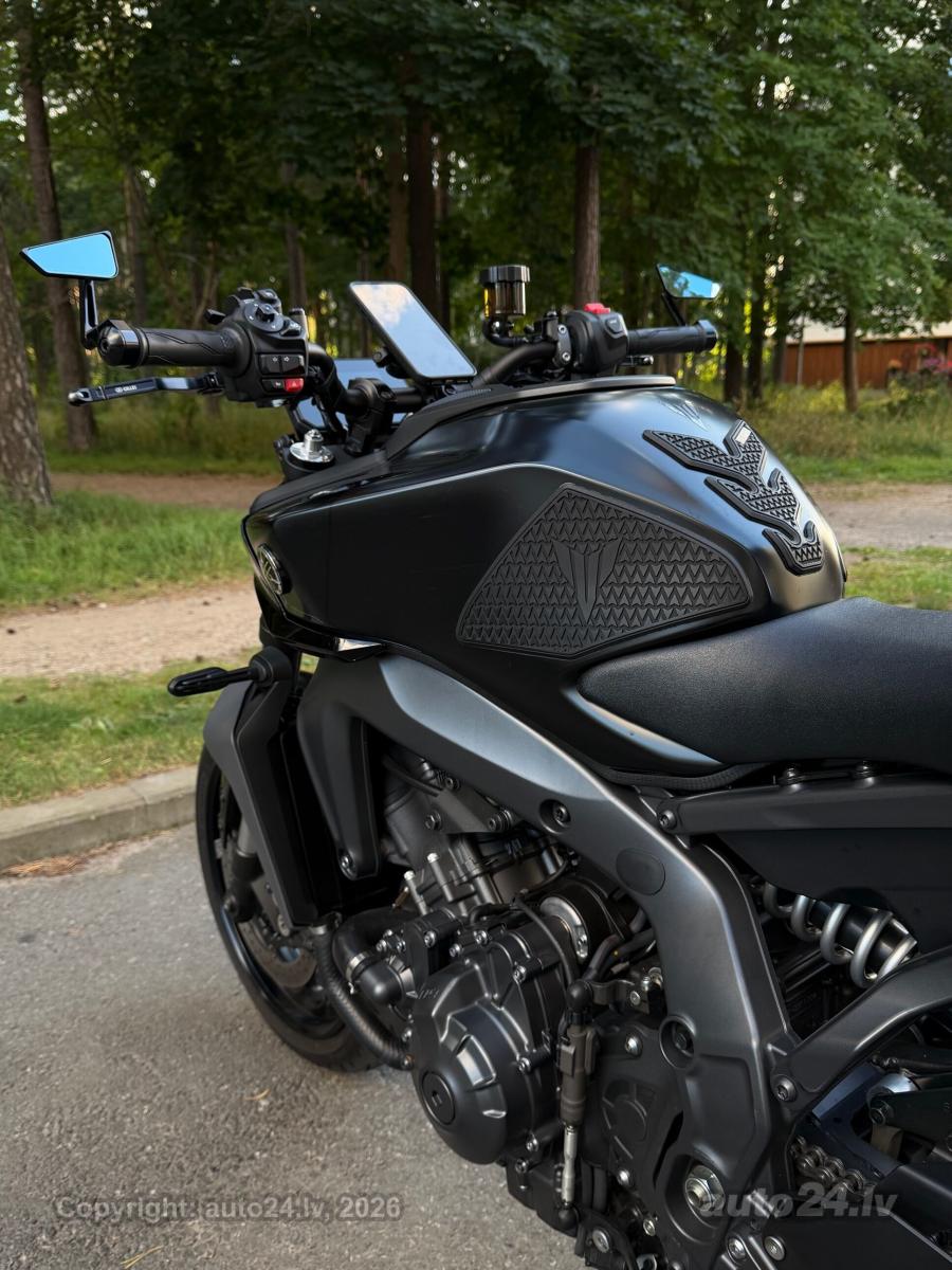 Black Yamaha MT 09 2024 in Tallinn, with an engine capacity of 0.89 L and mileage of 11 thousand km for 10000 €, photo 3 on AUTOMOTO.COM.LV