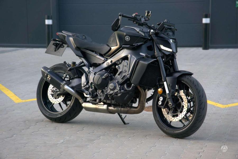 Black Yamaha MT 09 2024 in Vilnius, with an engine capacity of 0.89 L and mileage of 10 thousand km for 8399 €, photo 4 on AUTOMOTO.COM.LV